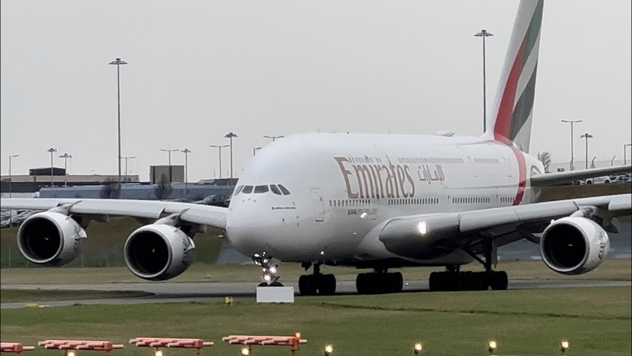 STUNNING EMIRATES A380 Take Off - YouTube