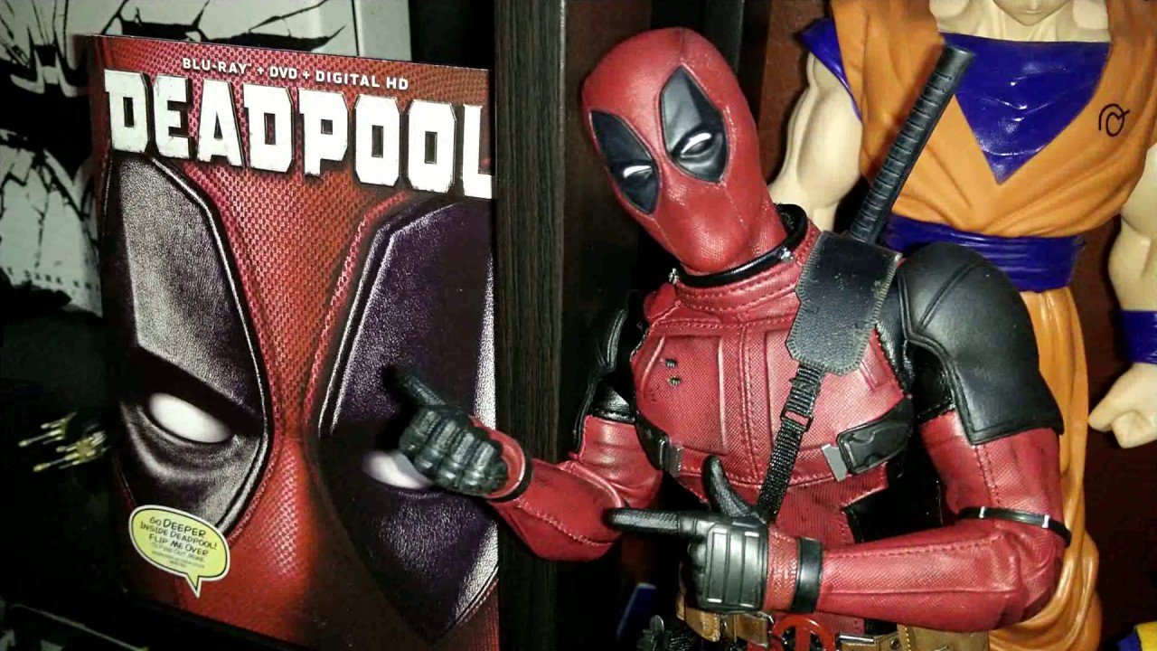 Hot Toys 1/6 Scale DEADPOOL quick unboxing & goofy poses! - YouTube