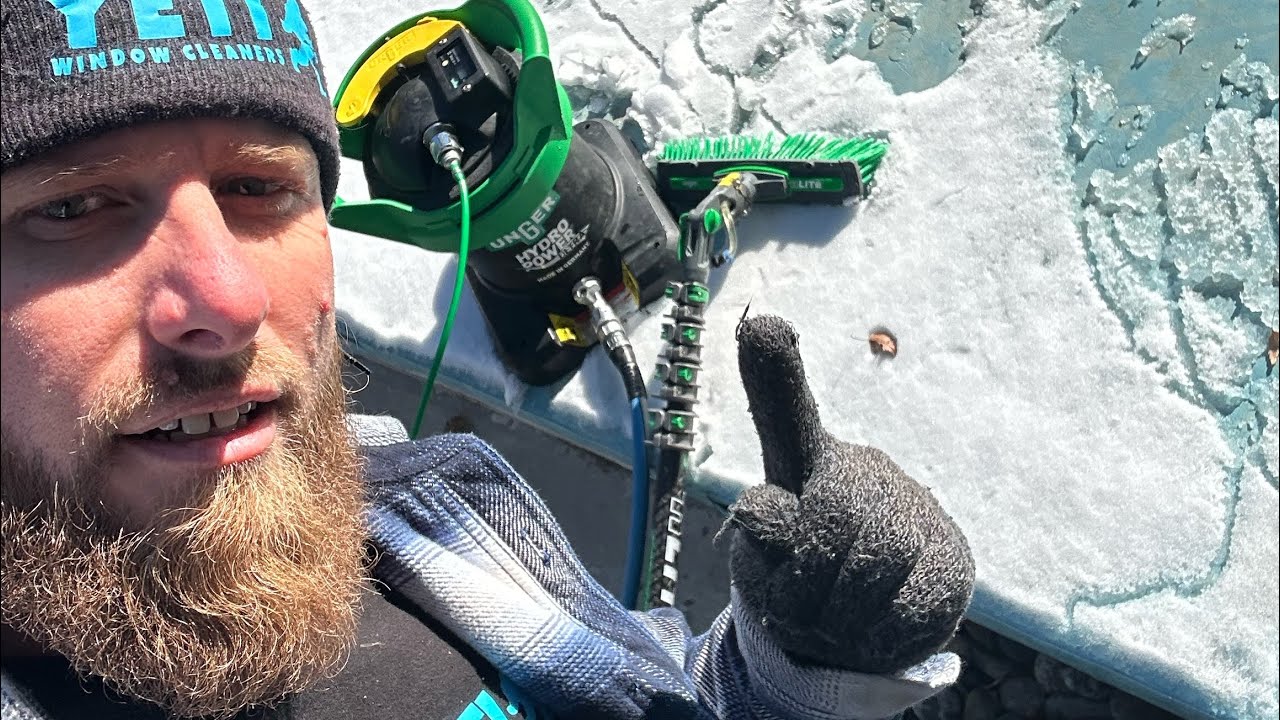 BEST way to use a waterfed pole for perfect results! #windowcleaning # ...