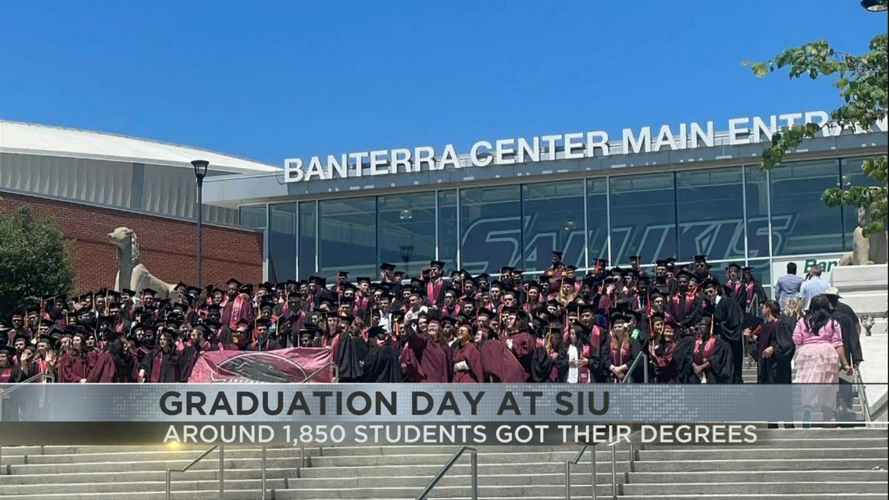 SIU Carbondale hosts graduation - YouTube