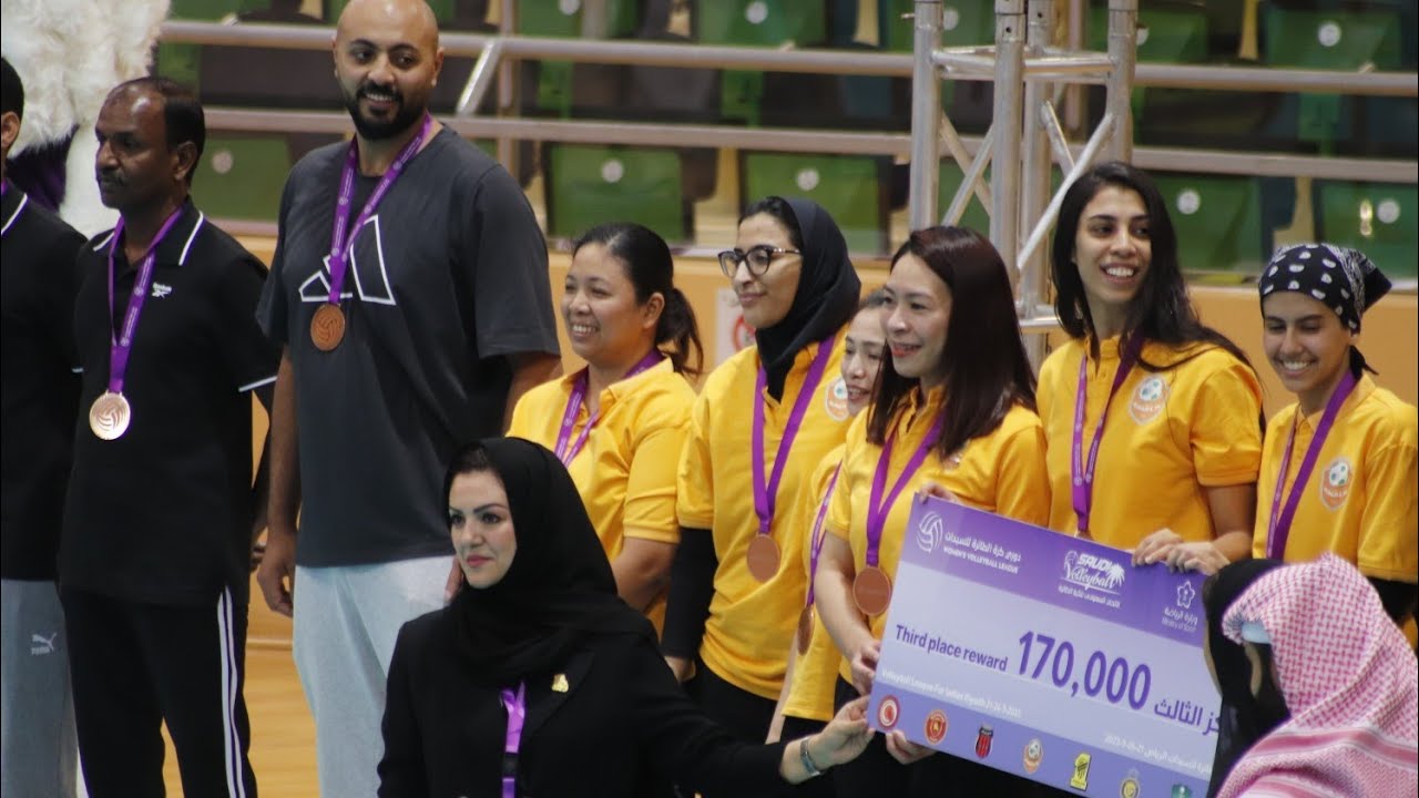 Zulfi vs Riyadh club 1st set first Saudi womens volleyball league ...