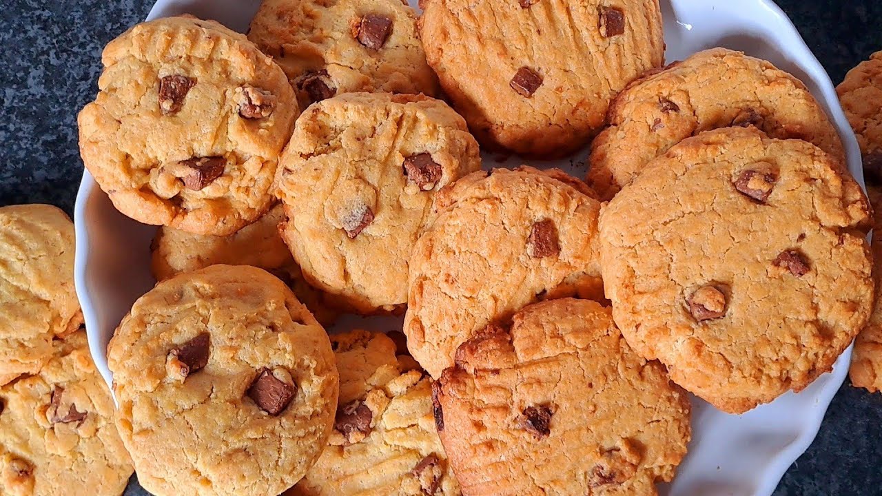 Chocolate Chip Cookies | One Dough Two Types of Cookies - YouTube