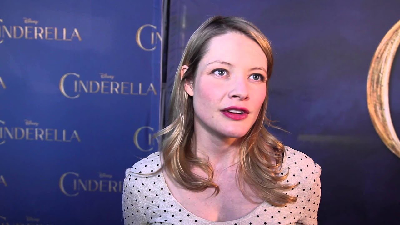 Sarah Allen talks 'Remedy' on 'Cinderella' red carpet - YouTube