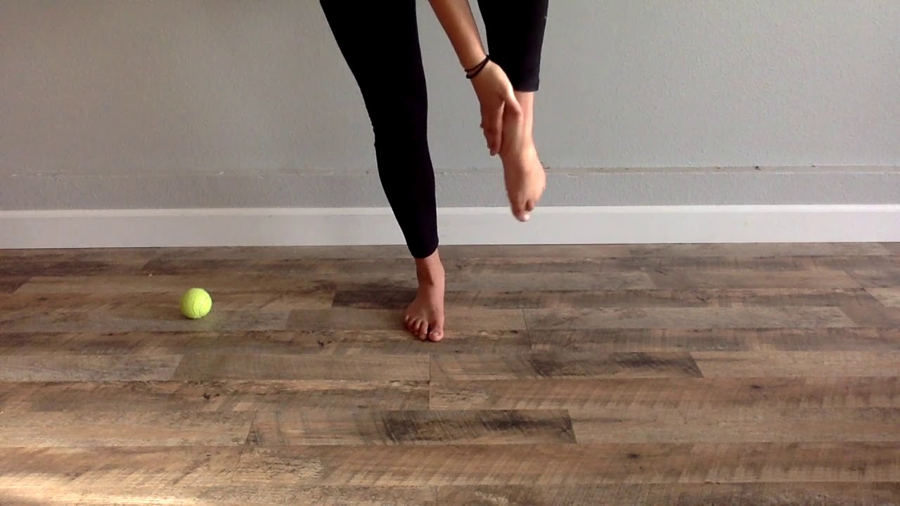 Proper Alignment of Feet for Dancers - YouTube