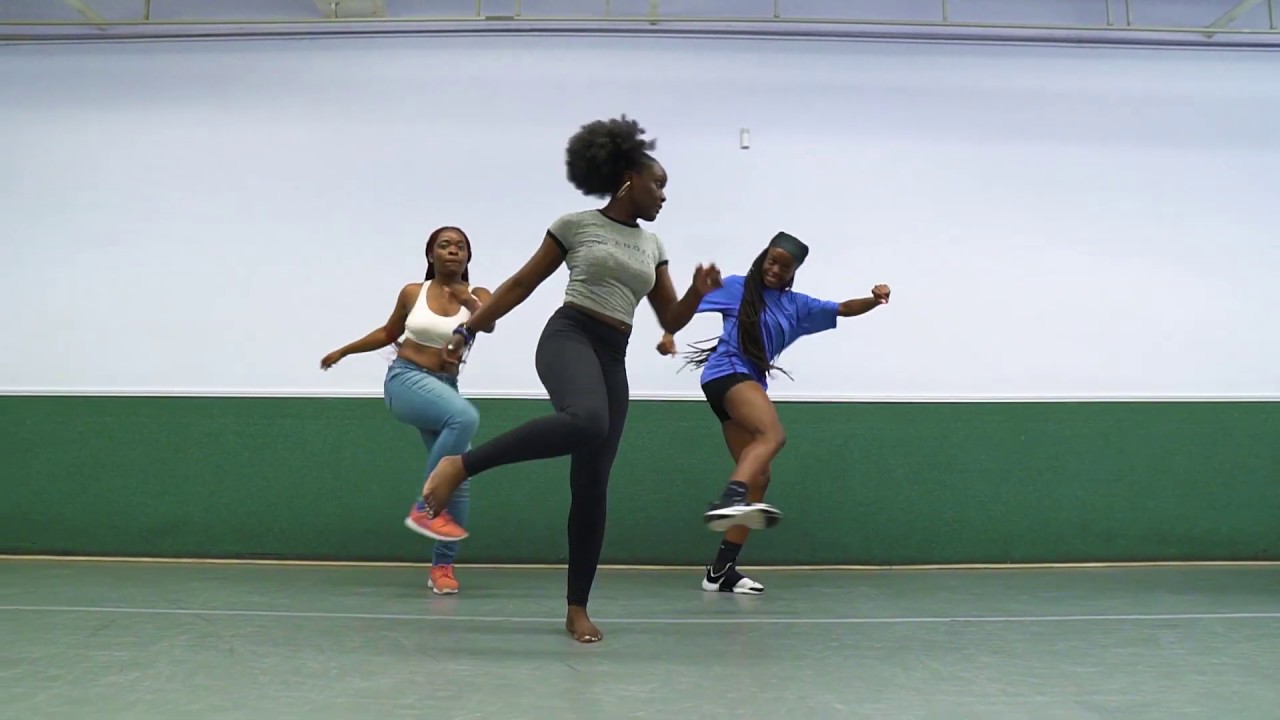 Azonto/Afrobeat Dance Class| Watch these girls kill it! - YouTube