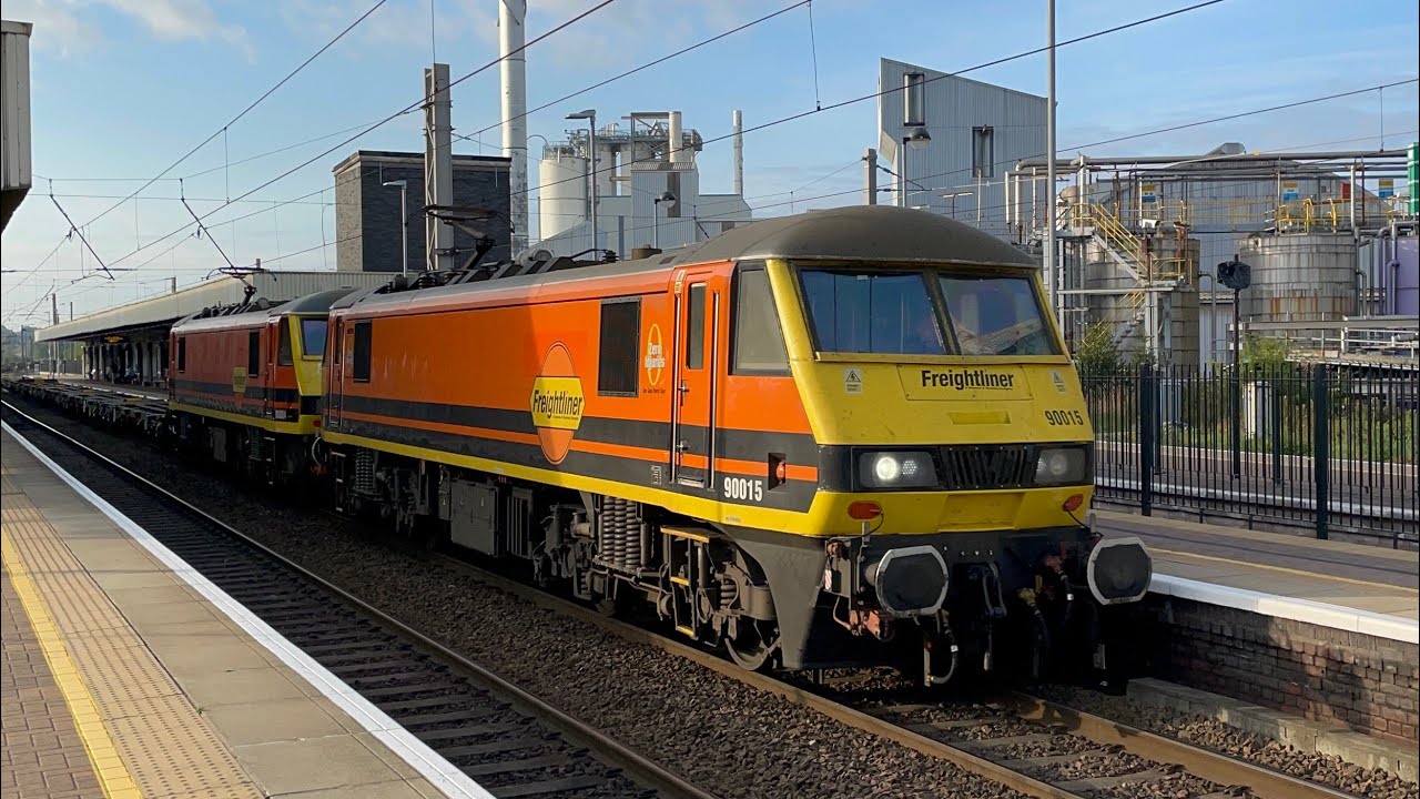 Some freight and 2 railtours passing through Warrington Bank Quay ...