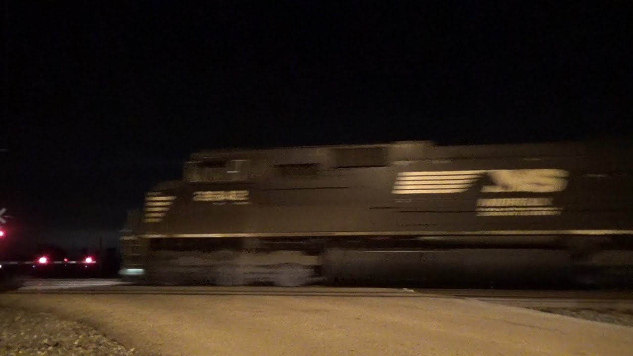 NS SD70M 2642 with RS5T leads 26T past Millbury, OH - YouTube