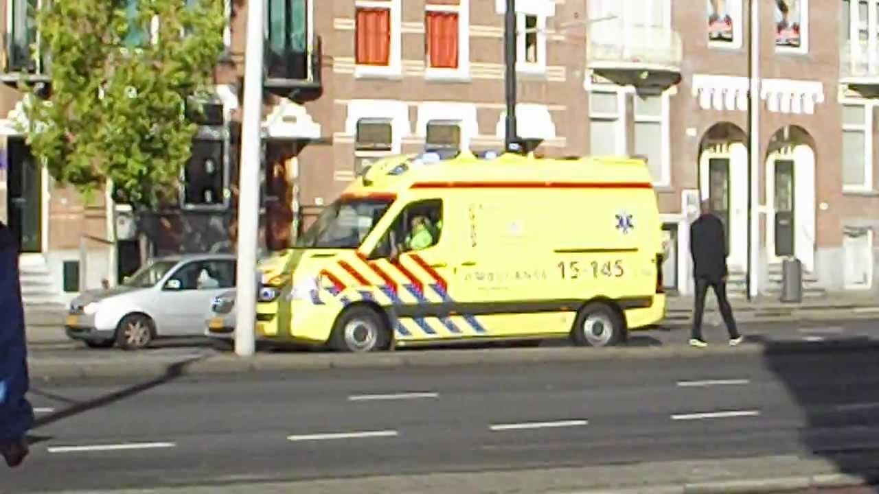 ambulance 15-145 met spoed naar het EMC rotterdam - YouTube