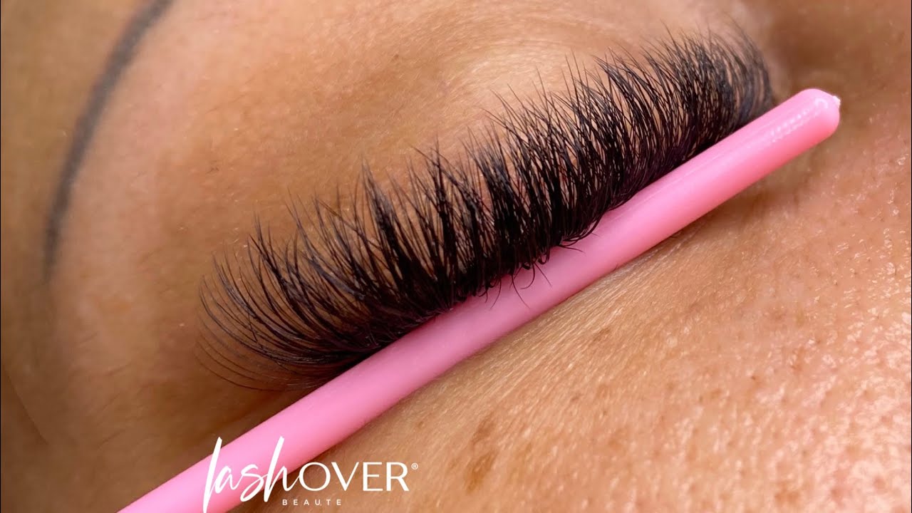 Handmade Volume Lashes - The Pinch Method - YouTube