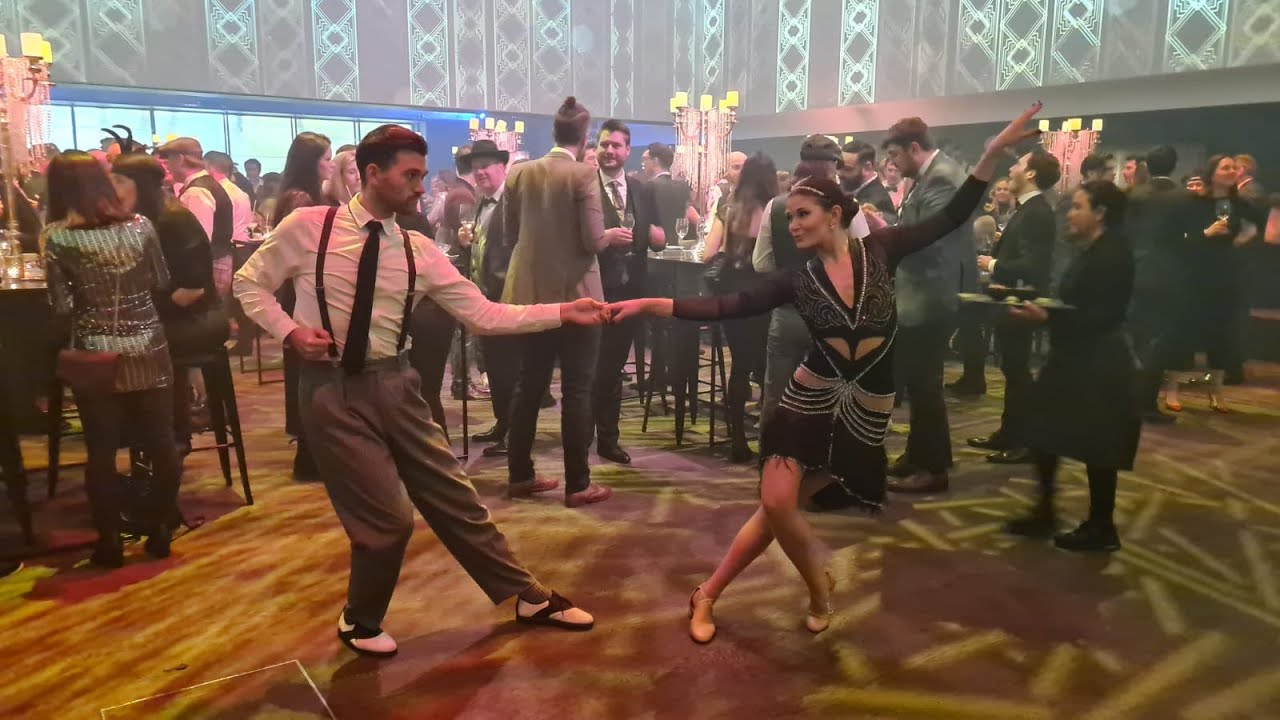 The Great Gatsy Show - Charleston 20s Dance Couple - YouTube