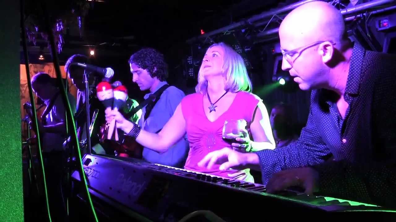 09 Bad - Out of the Blue Reunion Show - YouTube