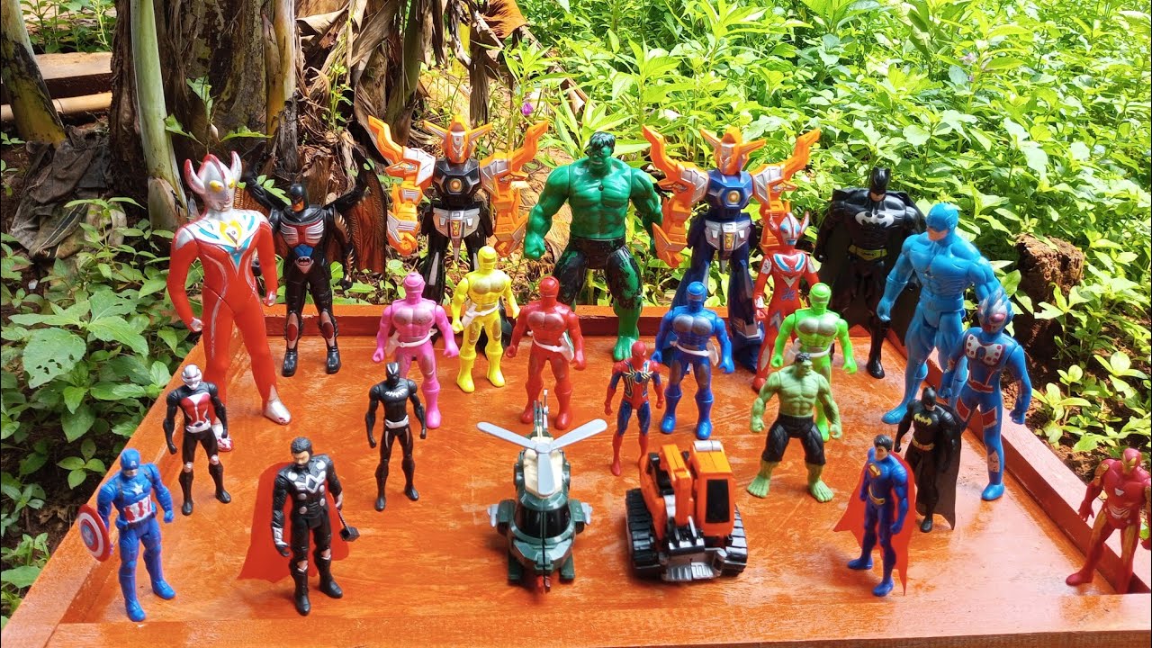 Banyak Mainan Power ranger, Hulk, Ultraman, Batman, Superman, Spiderman ...