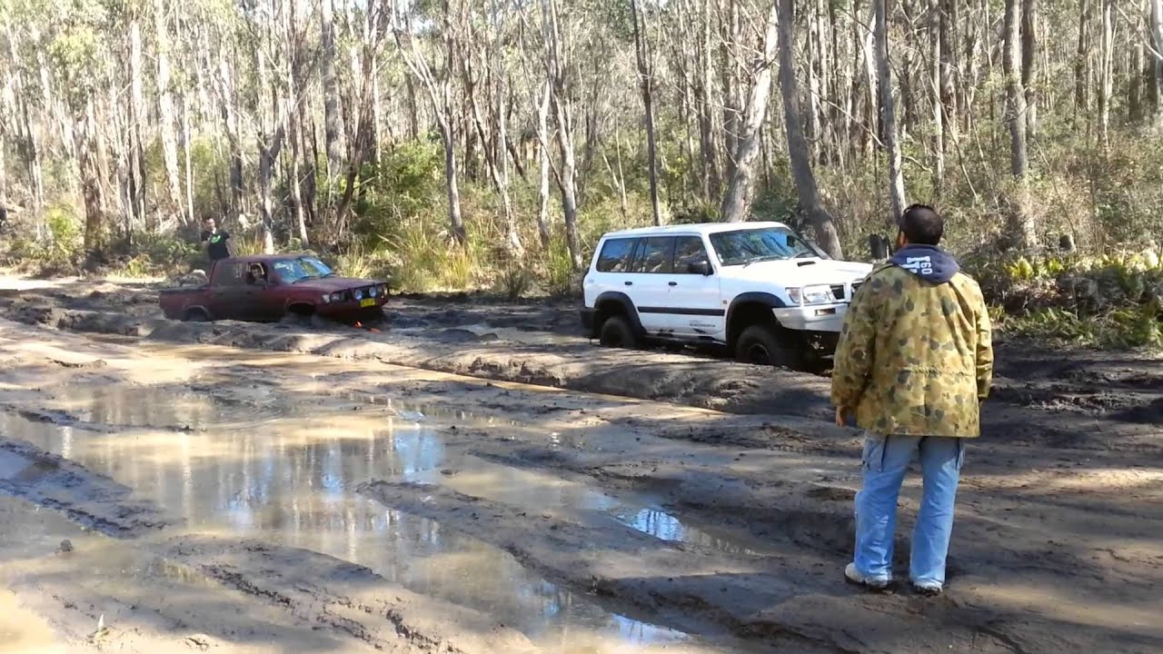 Toyota Hilux Recovered by Nissan Patrol - YouTube
