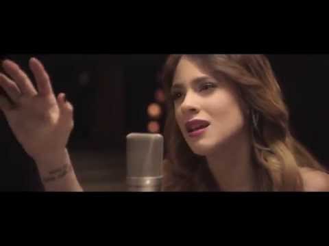 Martina Stoessel chante libéré délivré \