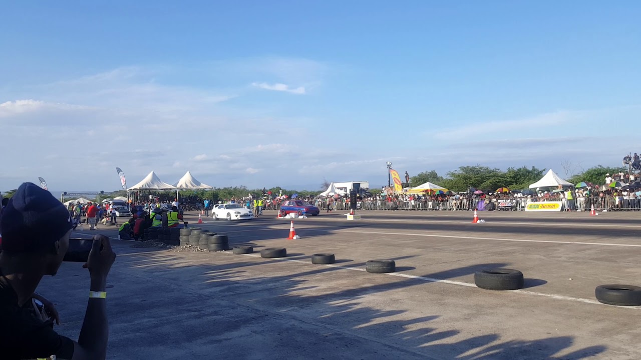 Drag racing in Vernam field Jamaica - YouTube