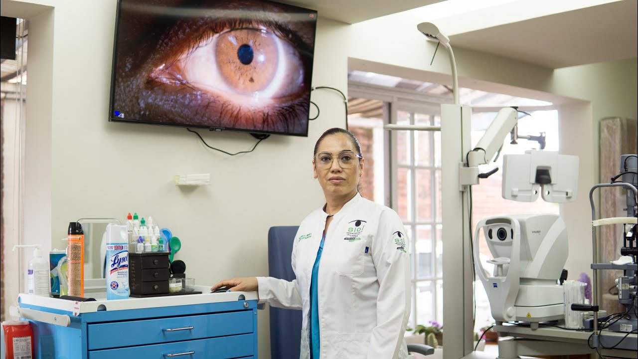 El Oftalmólogo, el Oculista y el Optometrista - YouTube