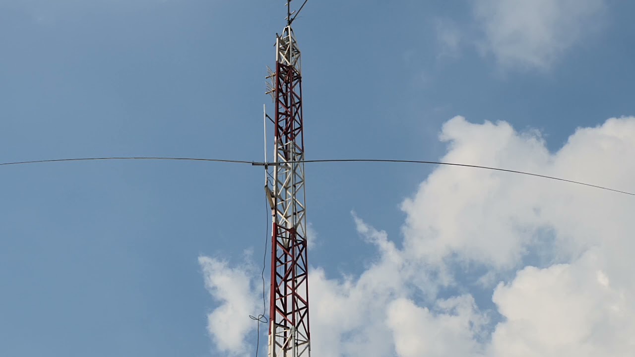 Elevation of Full Size DIpole 40m 7 Mhz - YouTube