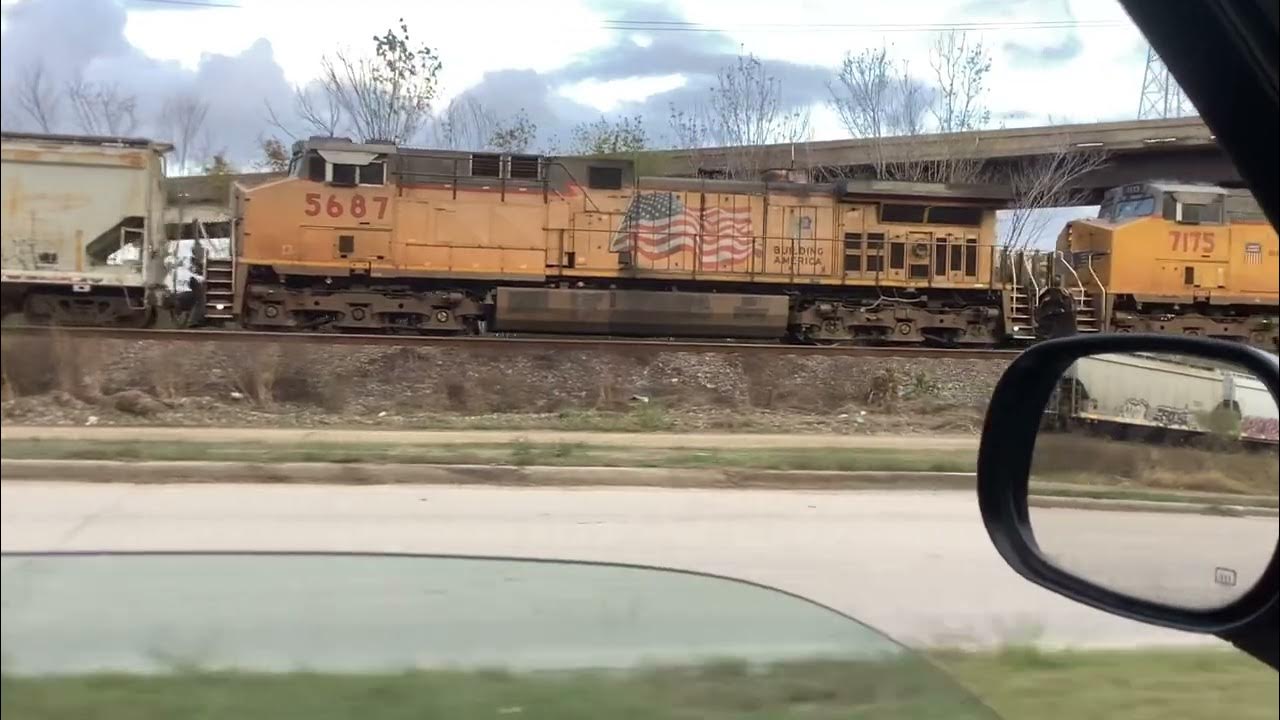 UP 8966 Leads Manifest DPU Mid Houston,Tx - YouTube