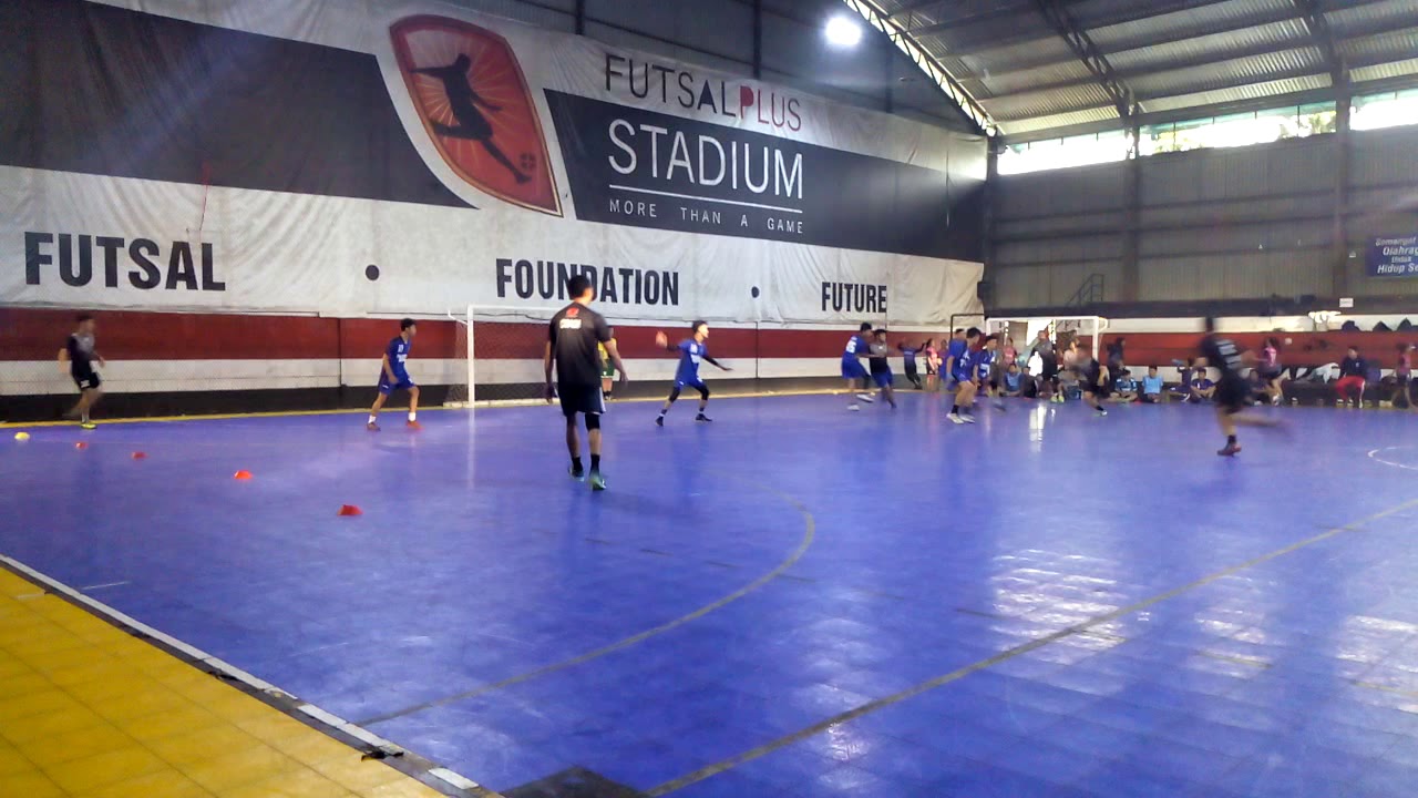 friendly match handball KBB v SMAN 9 BDG - YouTube