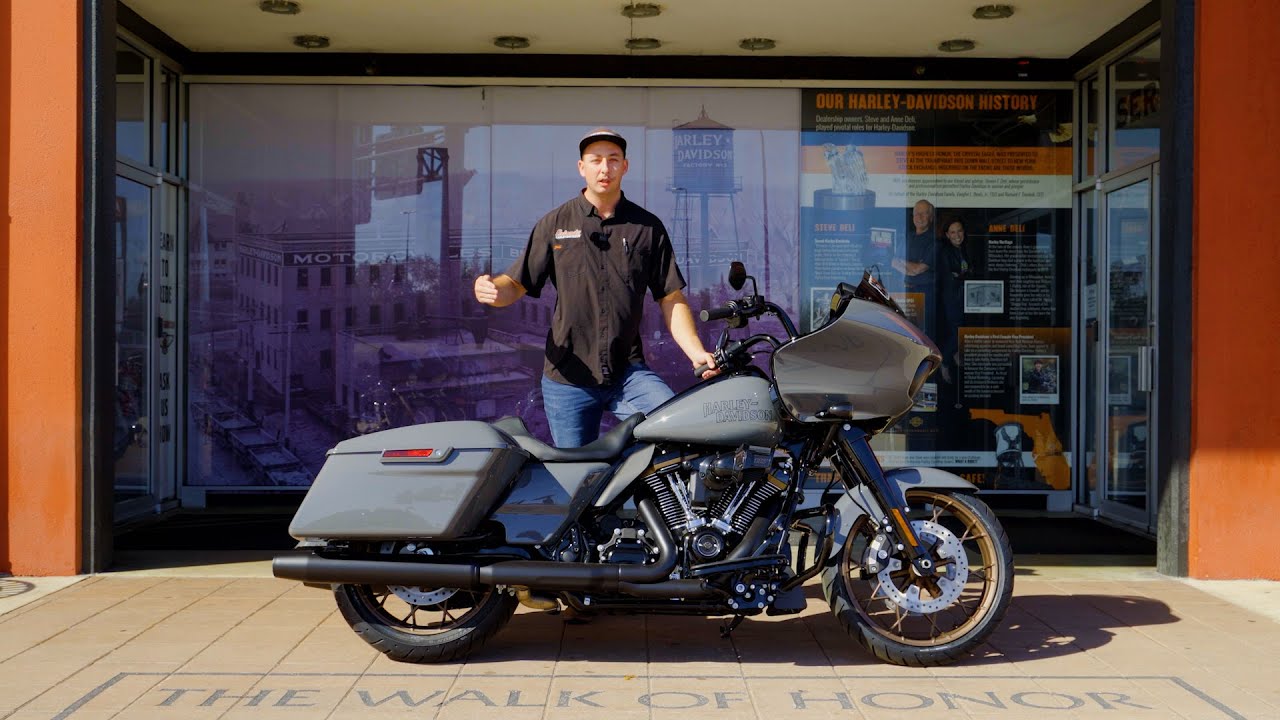 2022 Harley-Davidson Road Glide ST Gunship Gray - Walkaround REVIEW ...