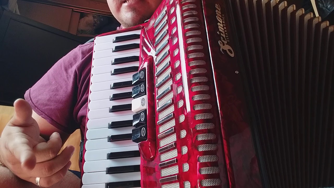 Notas musicales en el acordeón - YouTube