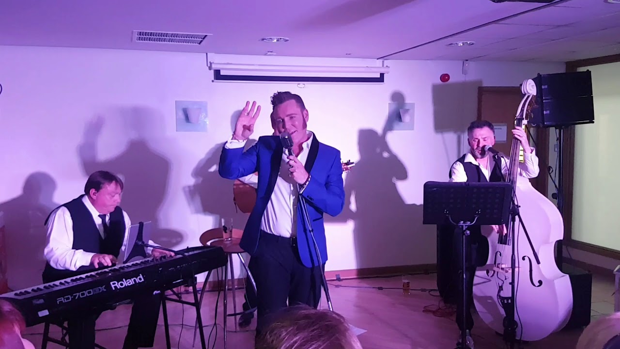 Gordon Hendricks singing Pocketfull Of Rainbows - YouTube
