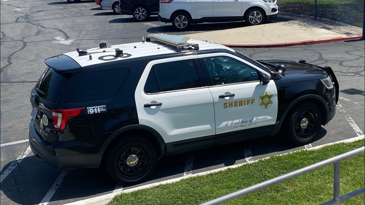 LASD Deputies on scene and clearing from a medical emergency - YouTube