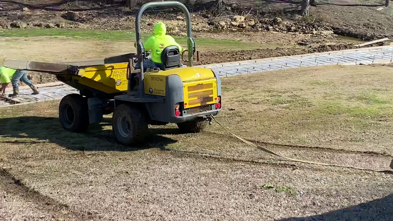 Wacker Neuson 3001 Dumpers - YouTube