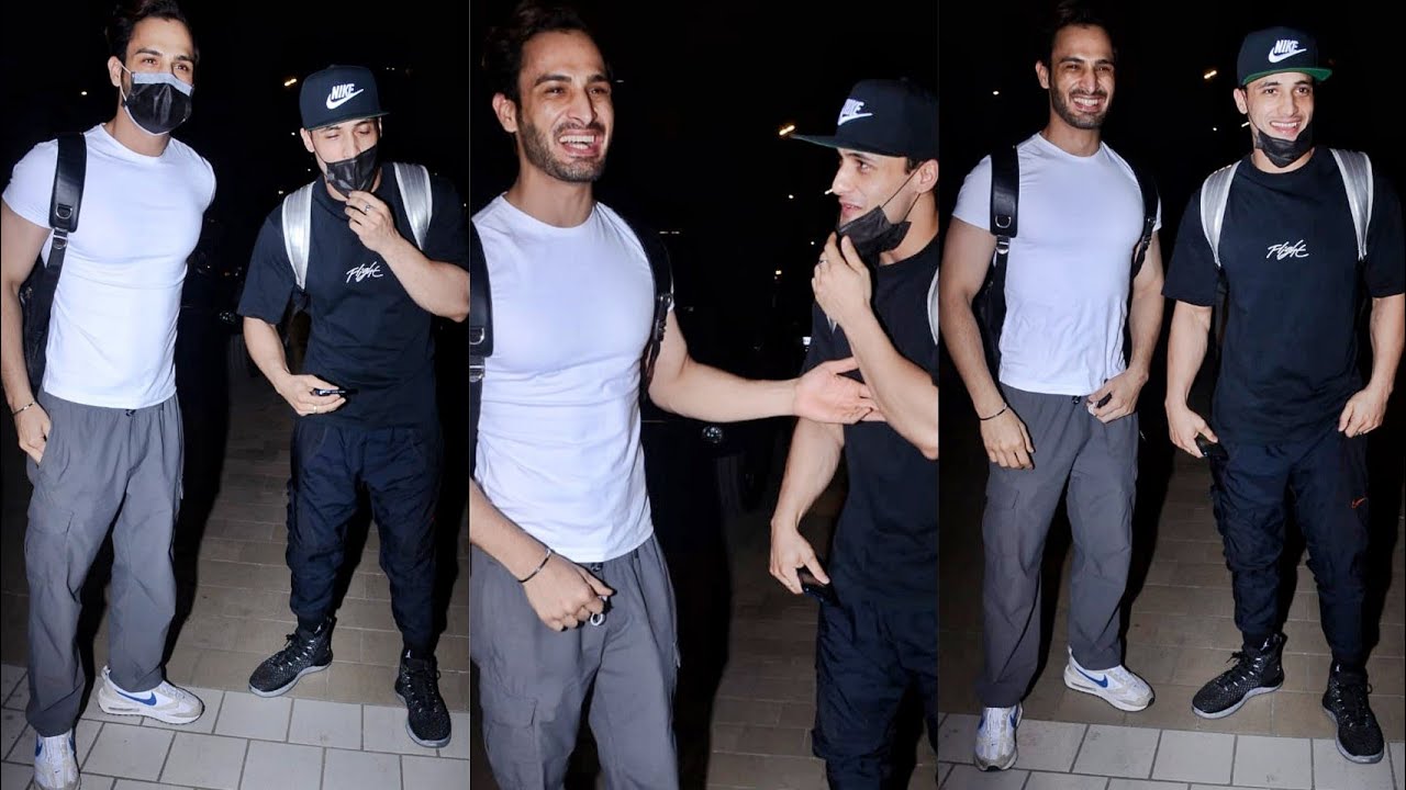 Umar Riaz & Asim Riaz Singing Rap For their Mom Dad as they Spotted at ...