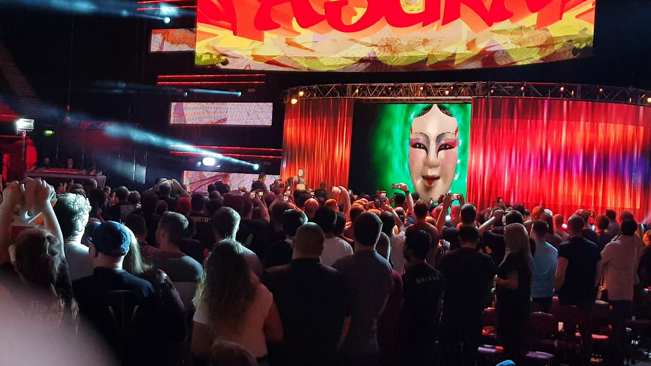 WWE raw manchester - asuka entrance - YouTube
