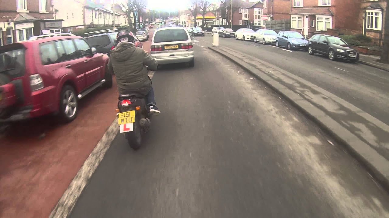 town moped race - YouTube