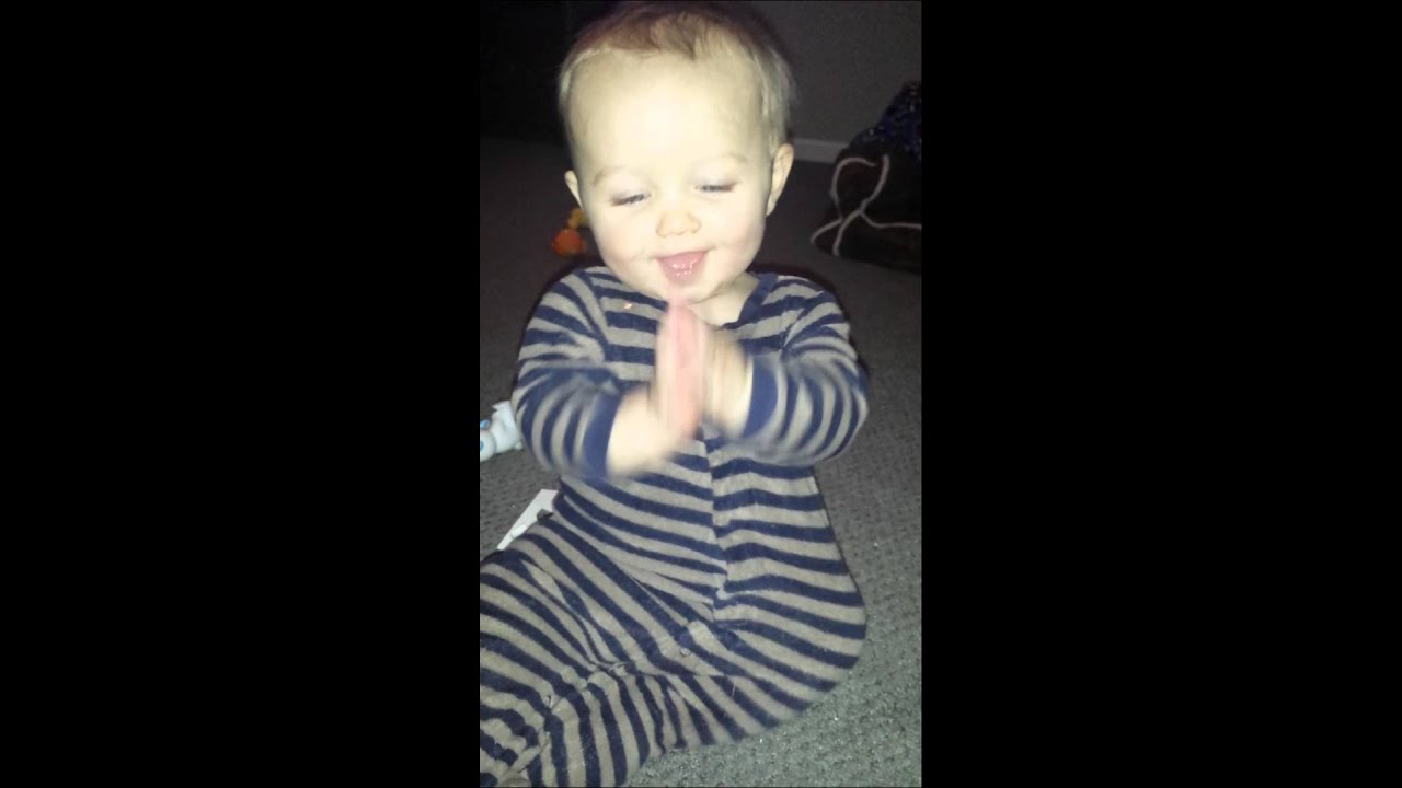 Leo loves to clap - YouTube