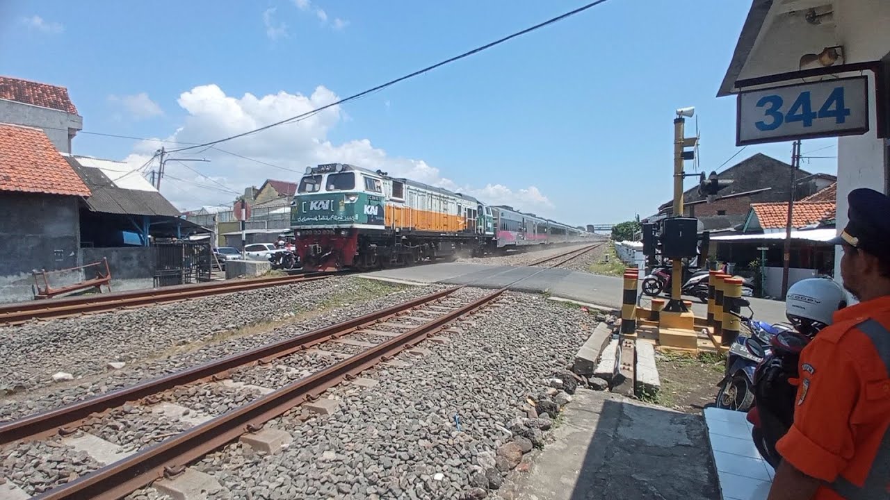 Pertama King Anggrek 2 menggunakan Train Set new generation !! jpl 344 #railway #newgeneration ...