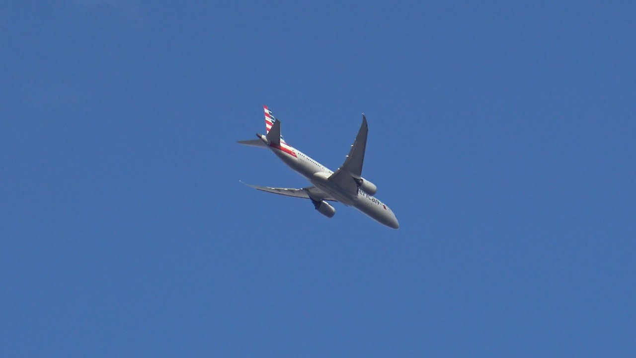 Boeing 787-8 at 4300 feet high | AA259 | N804AN - YouTube