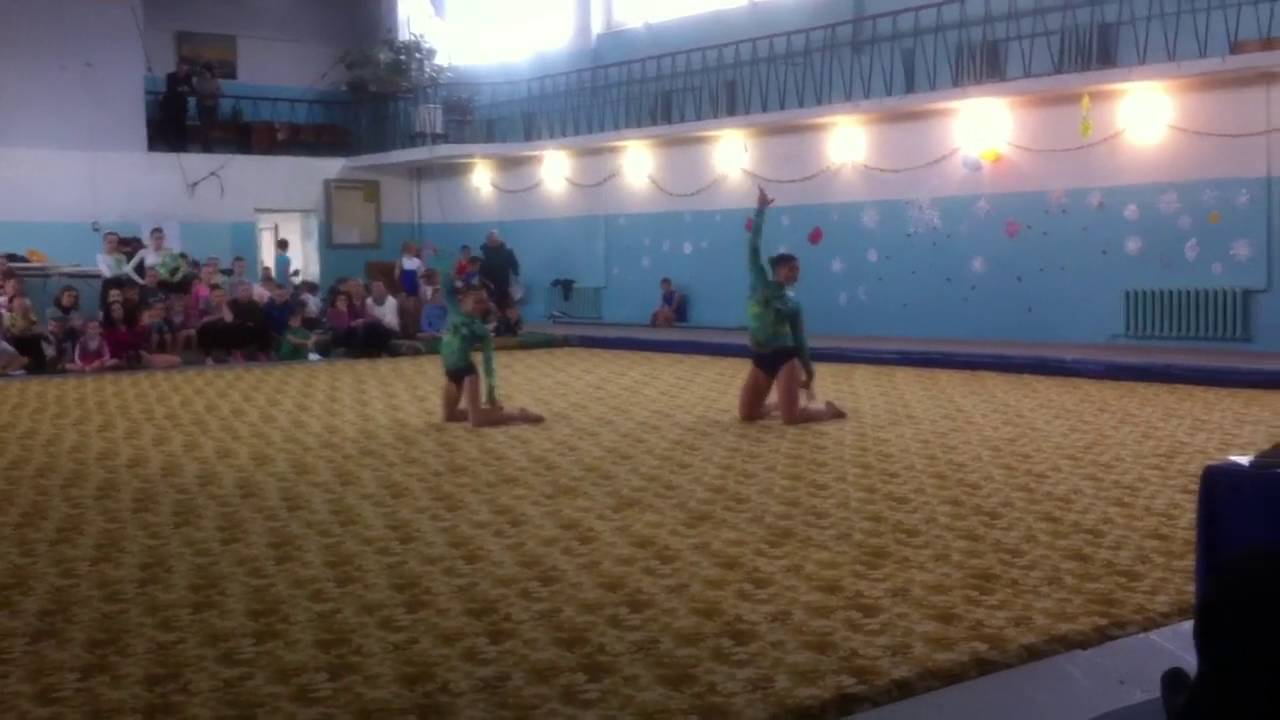 Женский акробатический дуэт "Acrobatic duo women" - YouTube