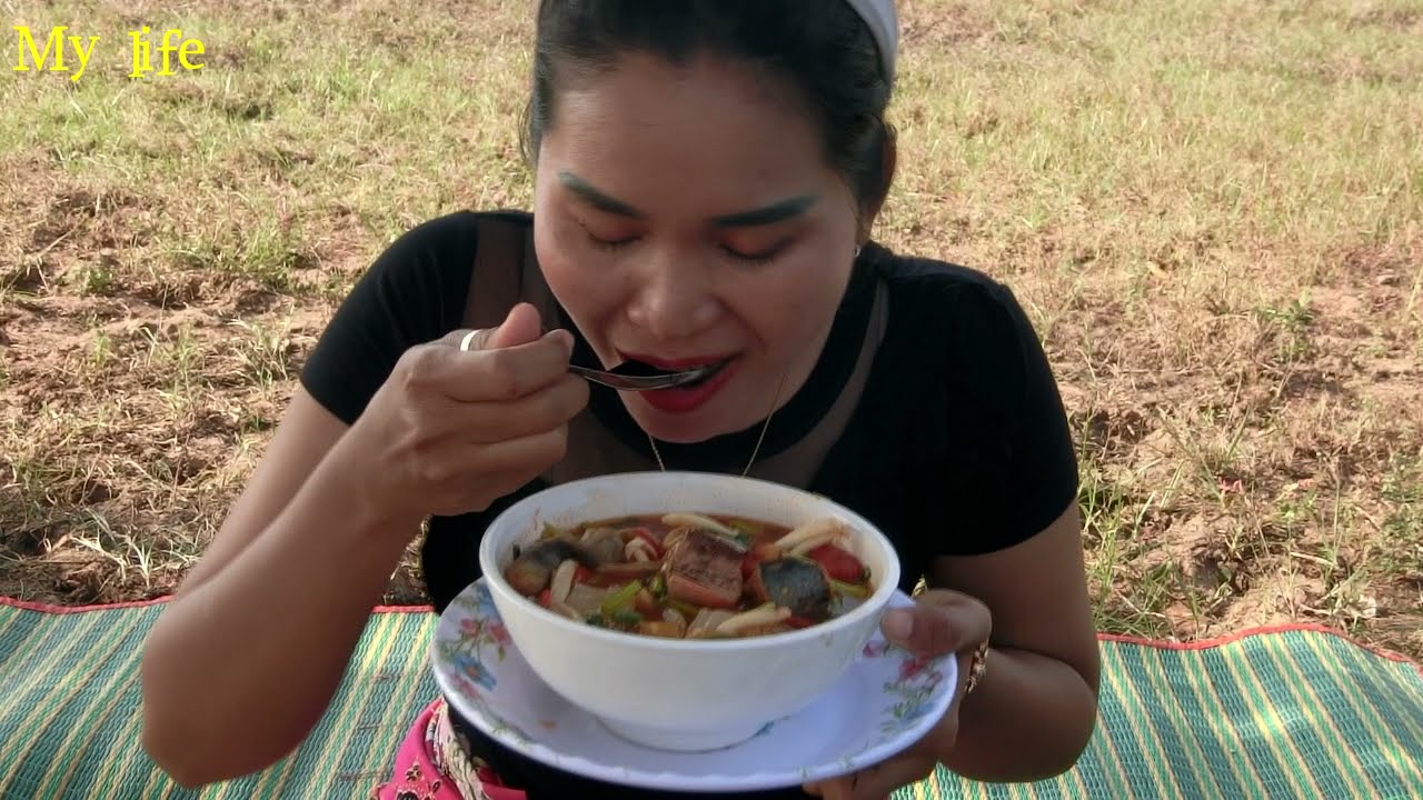 YaYa Cooking Canned Fish Recipe With Vegetable A Lot Of - Eating Very ...