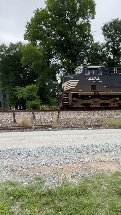 NS #4434 leading train 12R past concord, NC with a loud P5 - YouTube