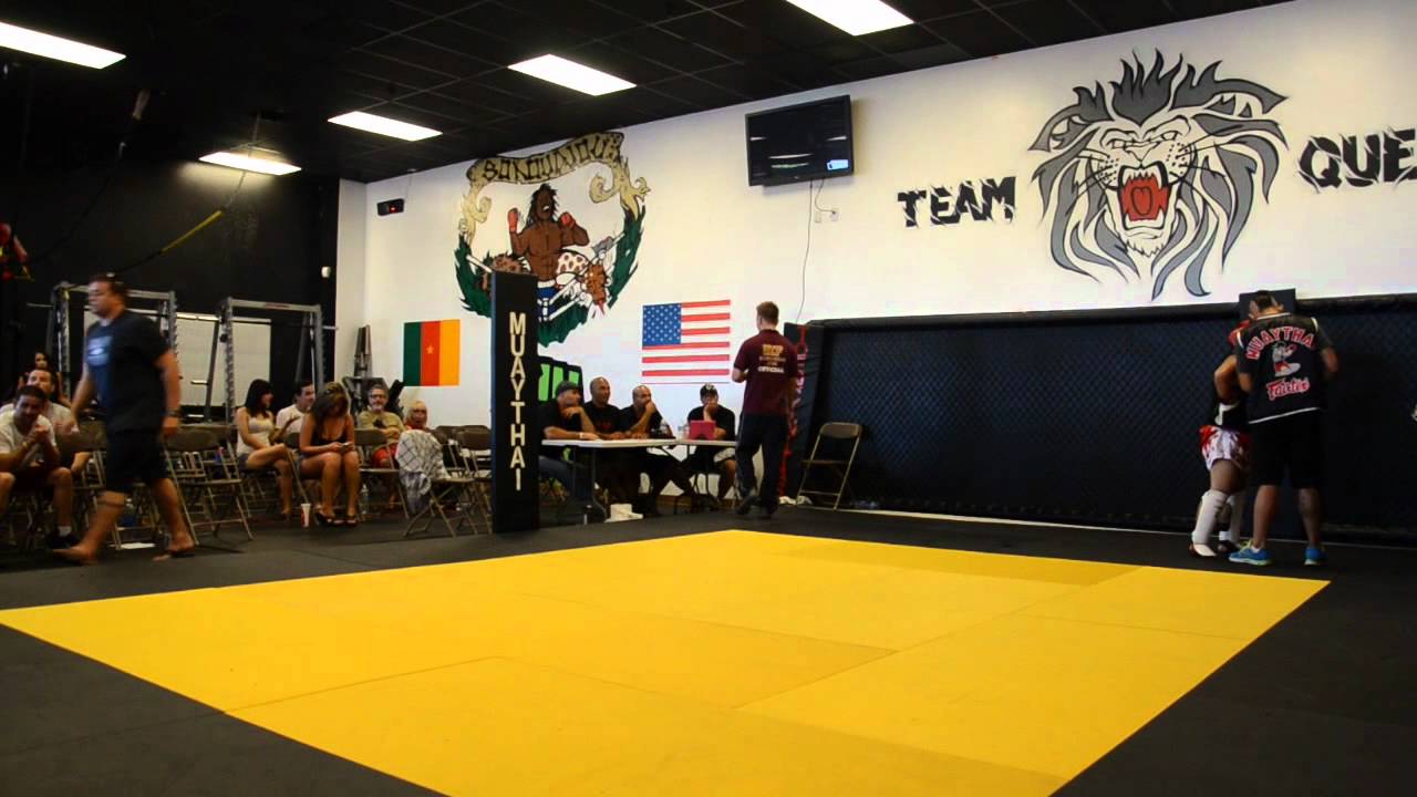 Alexis Reyes vs Ivy Chu - YouTube