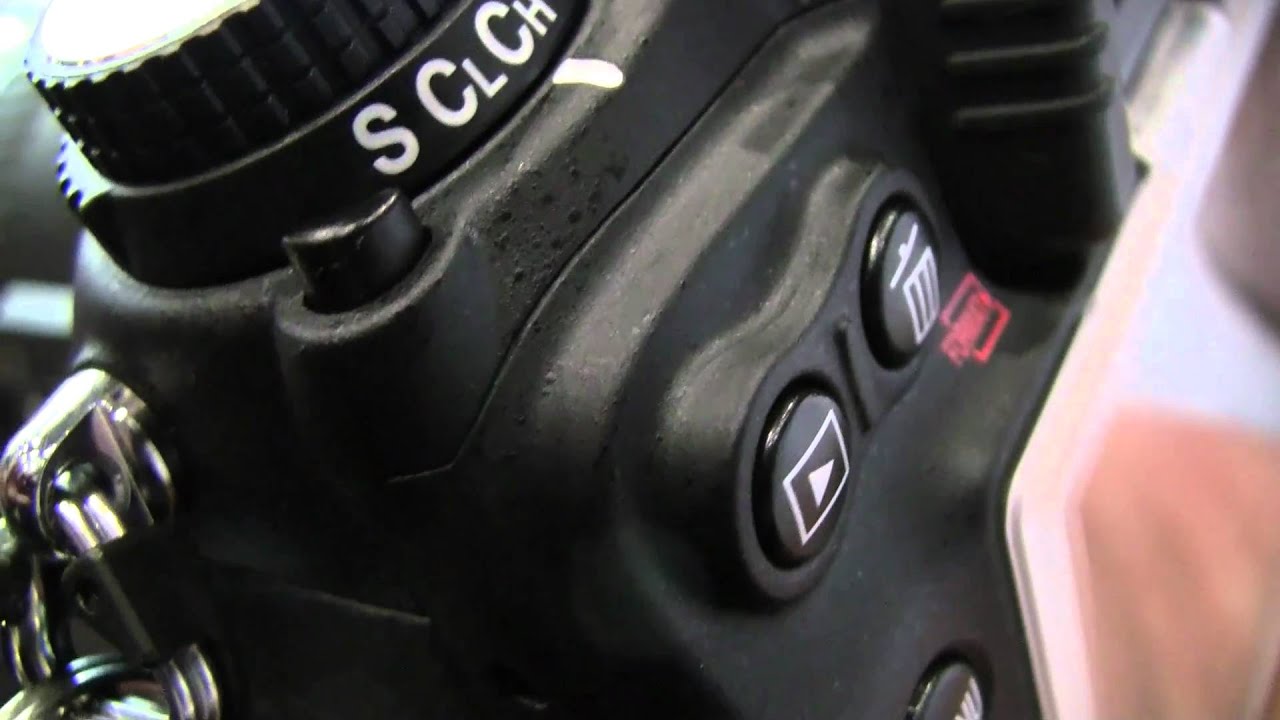 Nikon D7000 shutter sound - YouTube