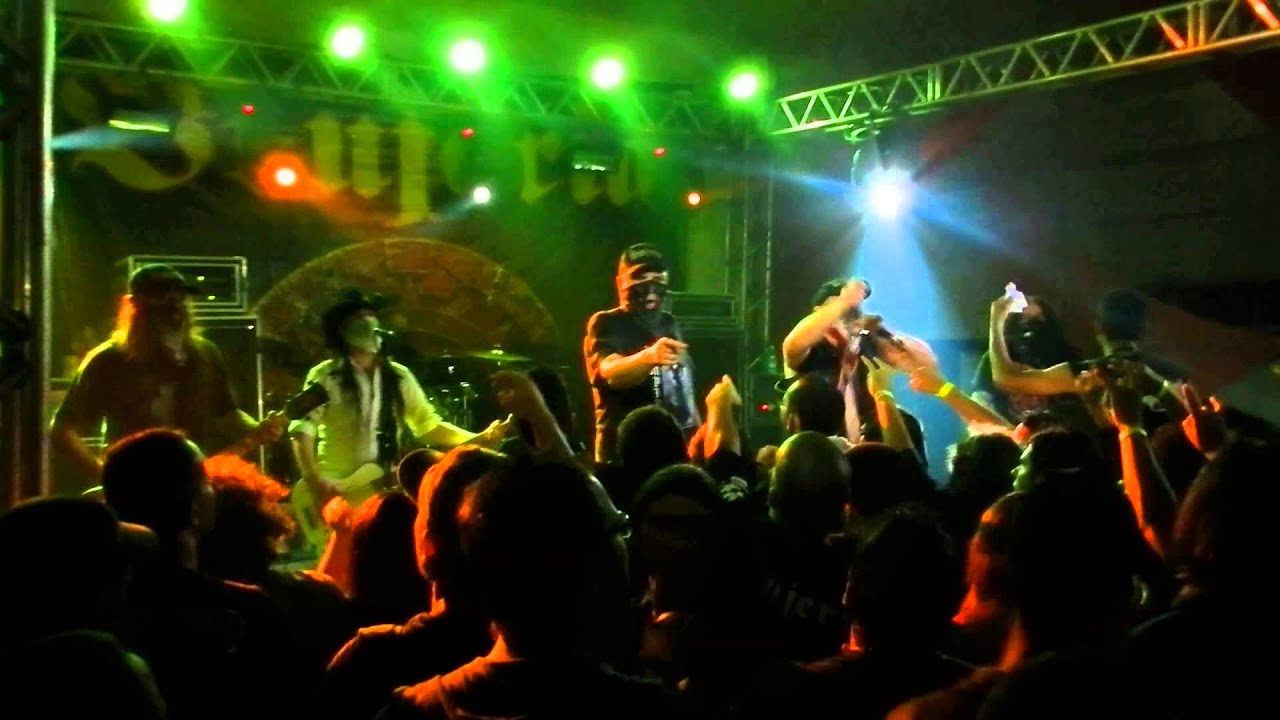 Brujeria - Matando Güeros (Brasília 07/03/2014) - YouTube