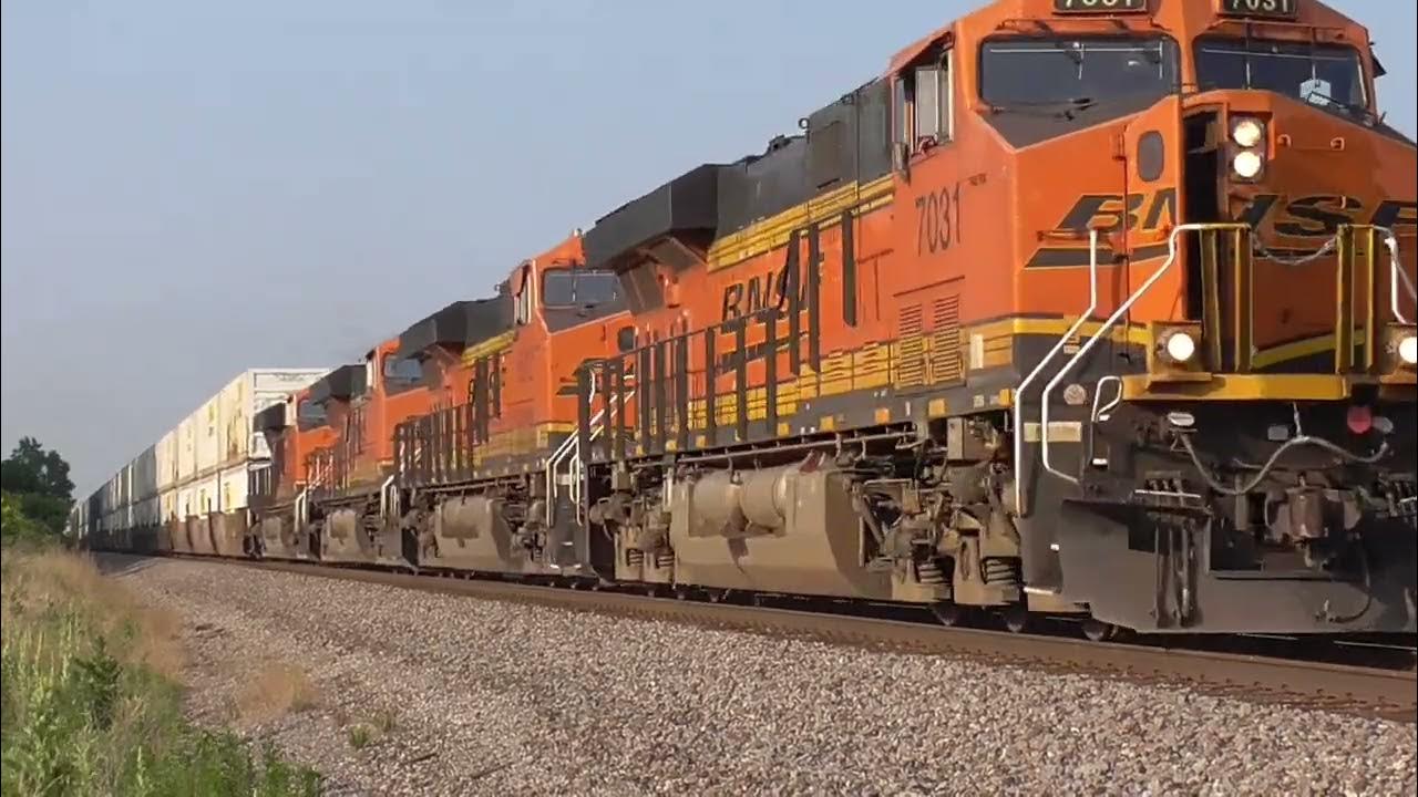 BNSF 7031 West at Murphy Road, North of Coal City, Il - YouTube