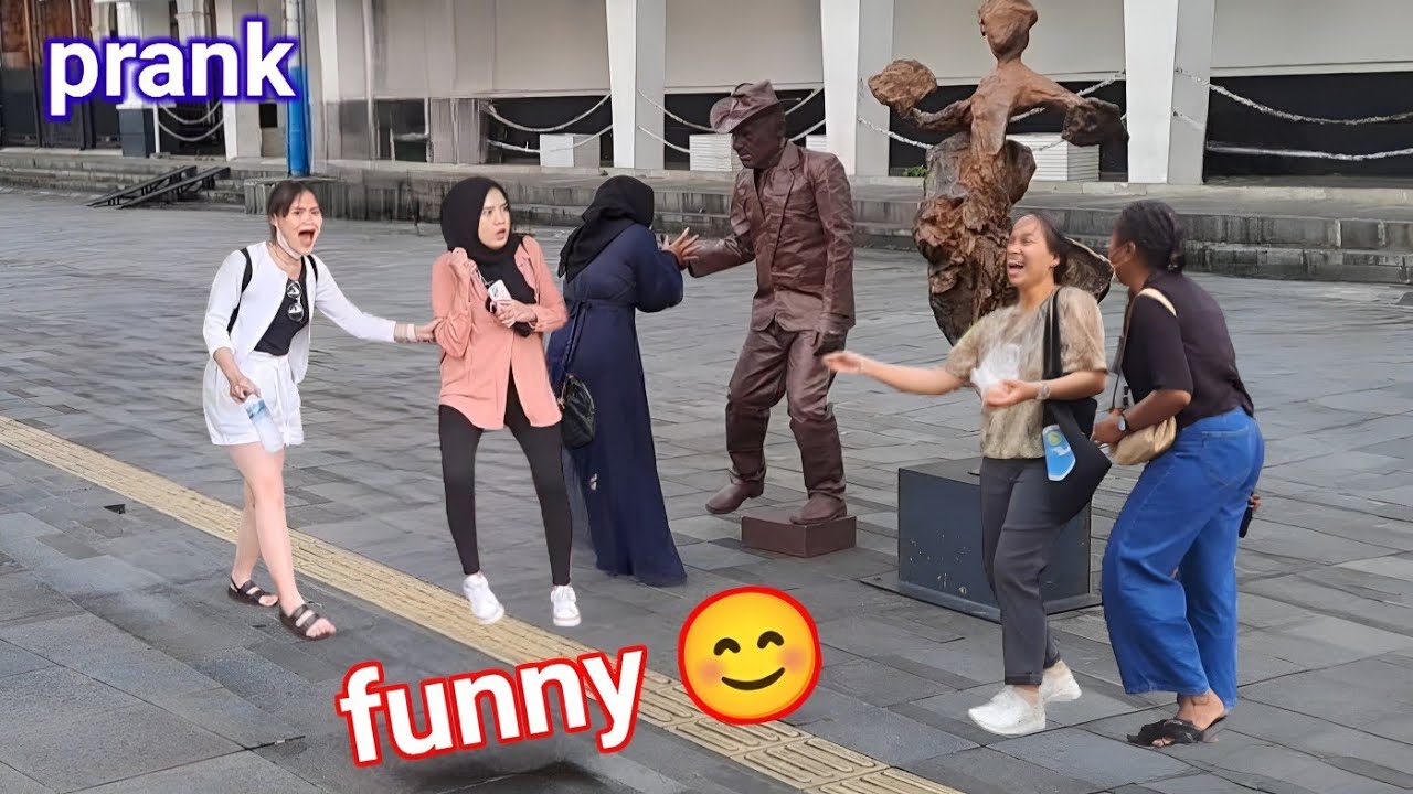 #Cowboy_prank in Jakarta city. Awesome reactions.statue prank. - YouTube