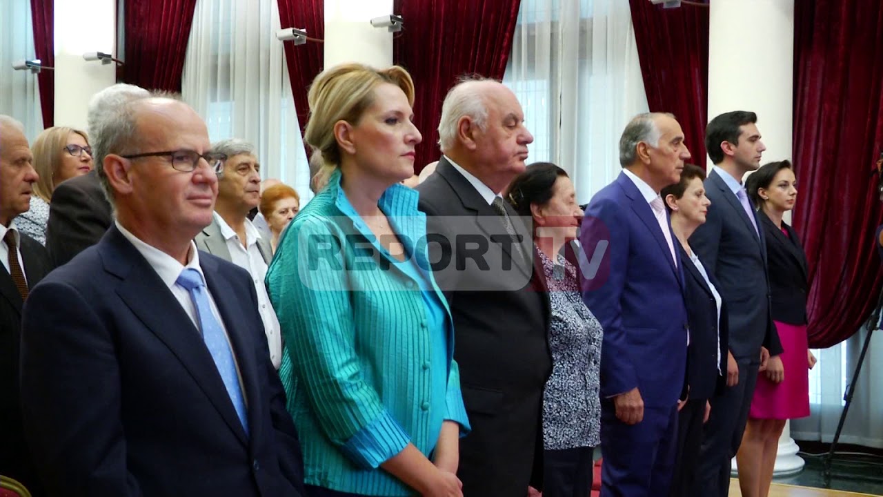 Meta dekoron basketbollistin Agim Fagu: I papërsëritshëm - YouTube