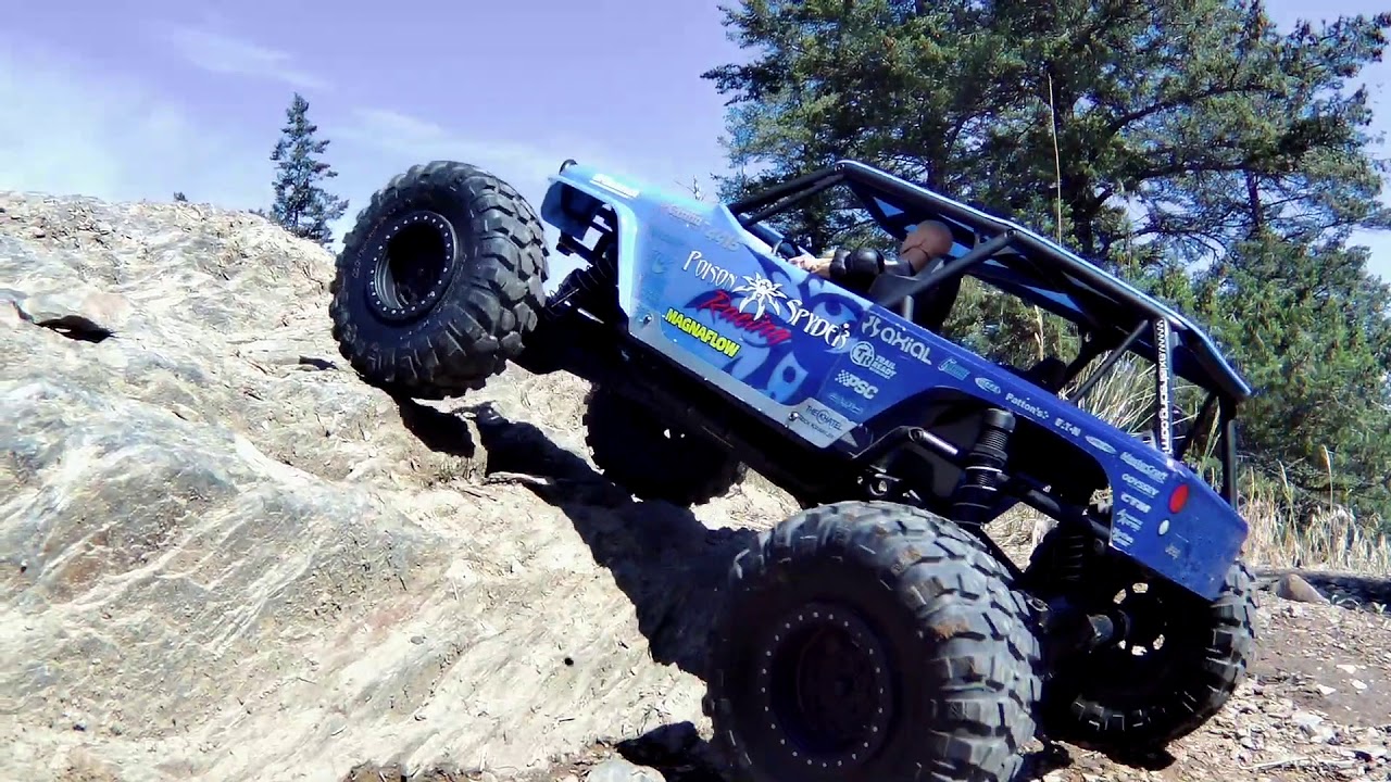 Axial Poison Spyder Wraith - Rock Crawling - YouTube