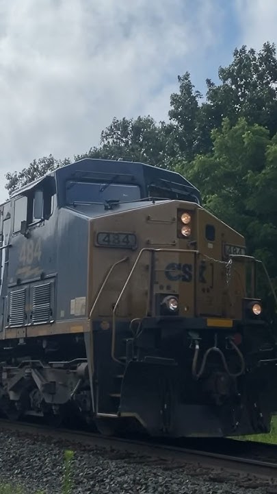 Consecutive AC44s lead M426 uphill - YouTube