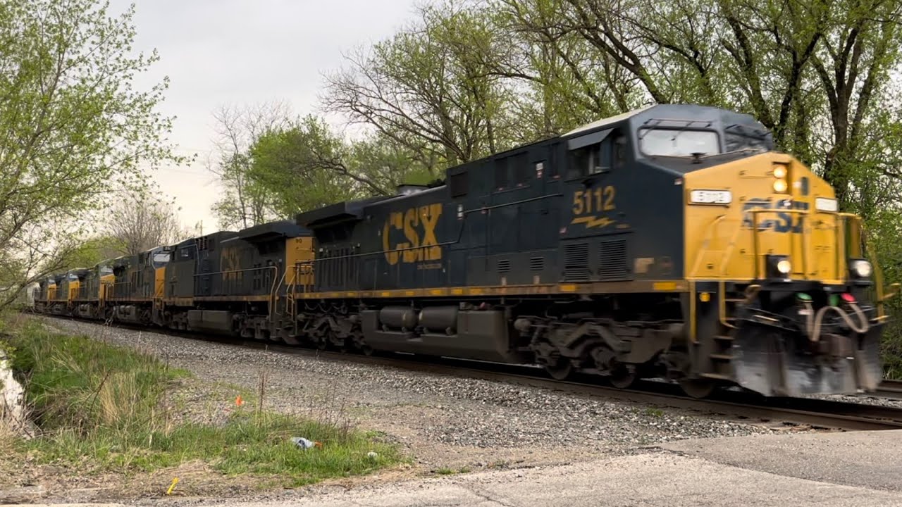 6 Engines on CSX M370 w/ Depressed Center Flatbed & Unit w/ Missing ...
