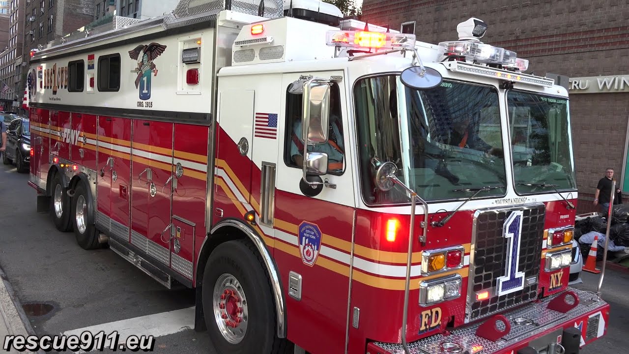 [AIRHOOOOORN] New FDNY Rescue 1 responding & stuck in traffic - YouTube