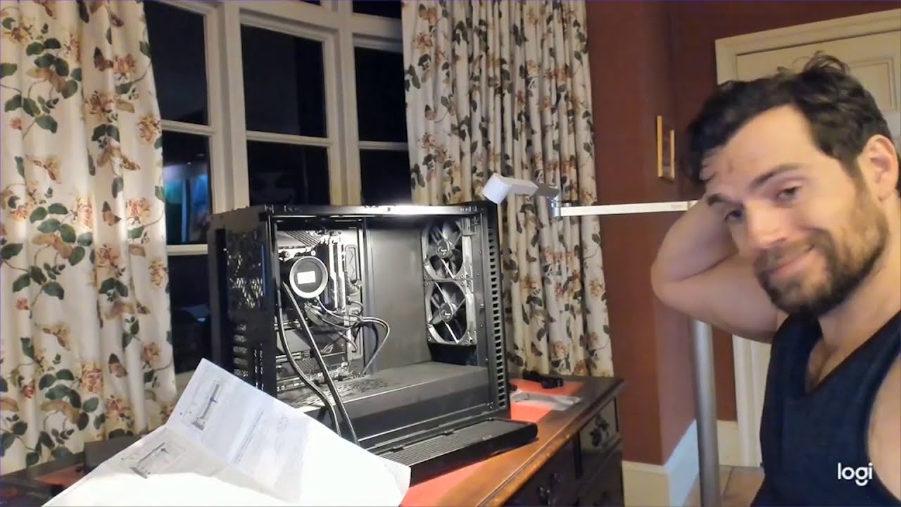 Henry Cavill's new pc build - YouTube