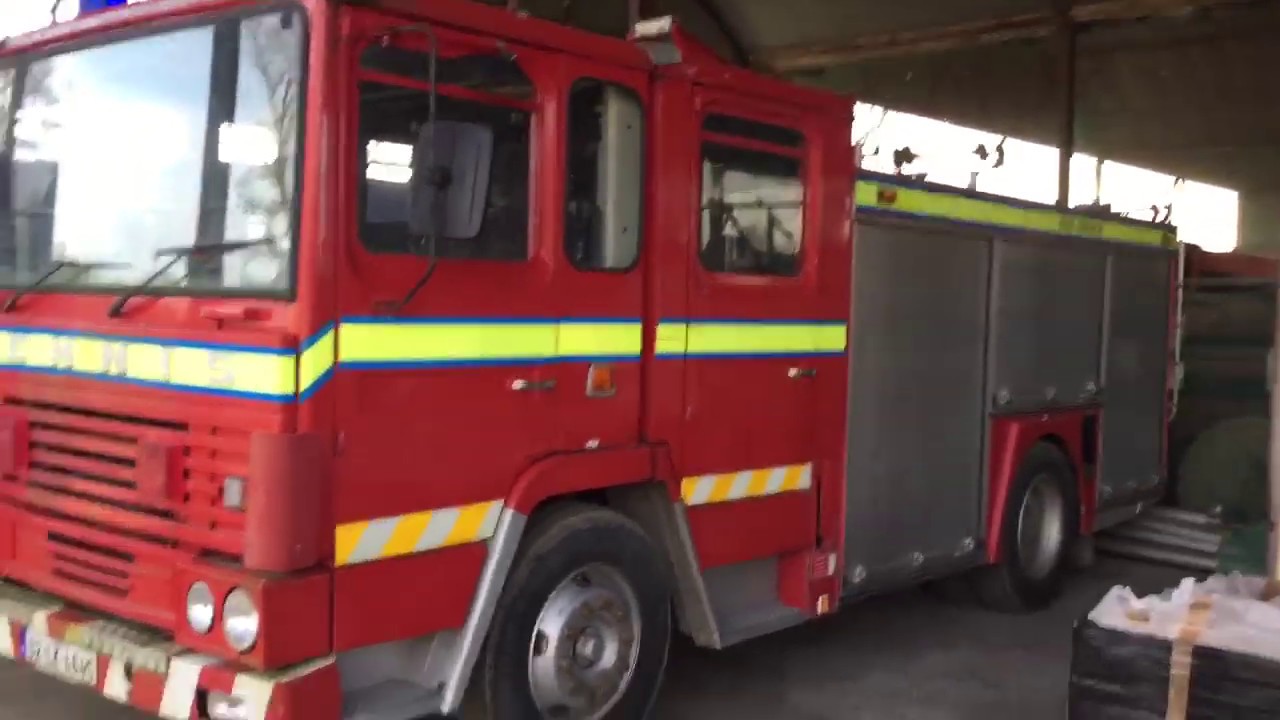 FOUND A CLASSIC FIRE ENGINE !! - YouTube