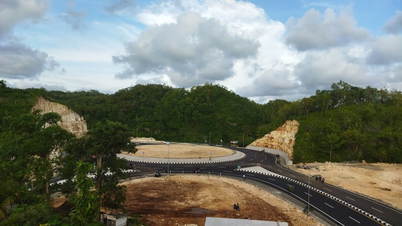 Bundaran planjan baru di jls gunungkidul - YouTube